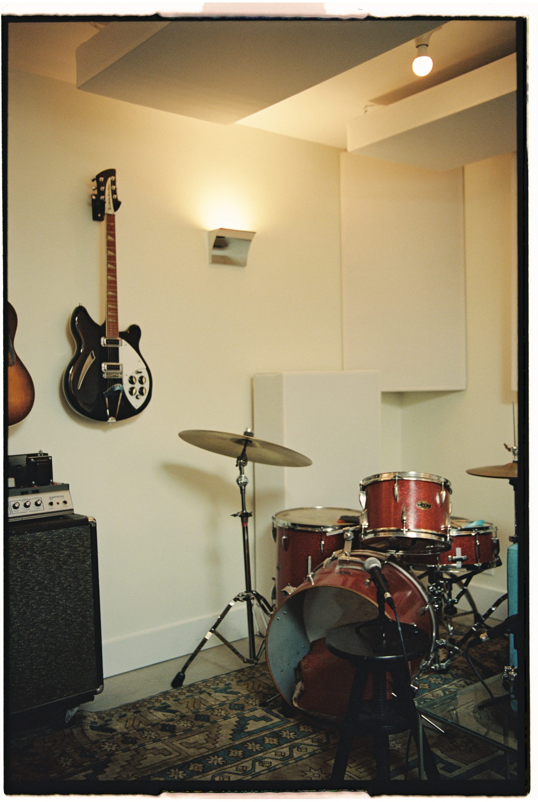 Sound and Vision — A Conversation with Film Composer Emile Mosseri - MAEKAN